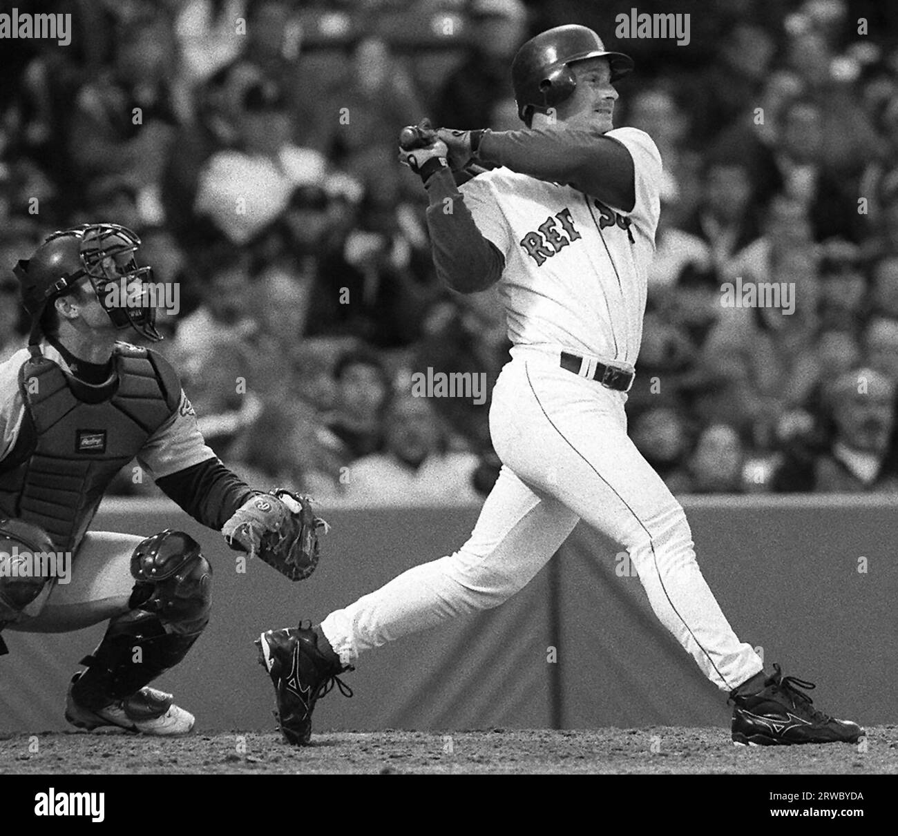 DARREN LEWIS HITS A SINGLE. STAFF PHOTO BY BILL BELKNAP Stock Photo - Alamy