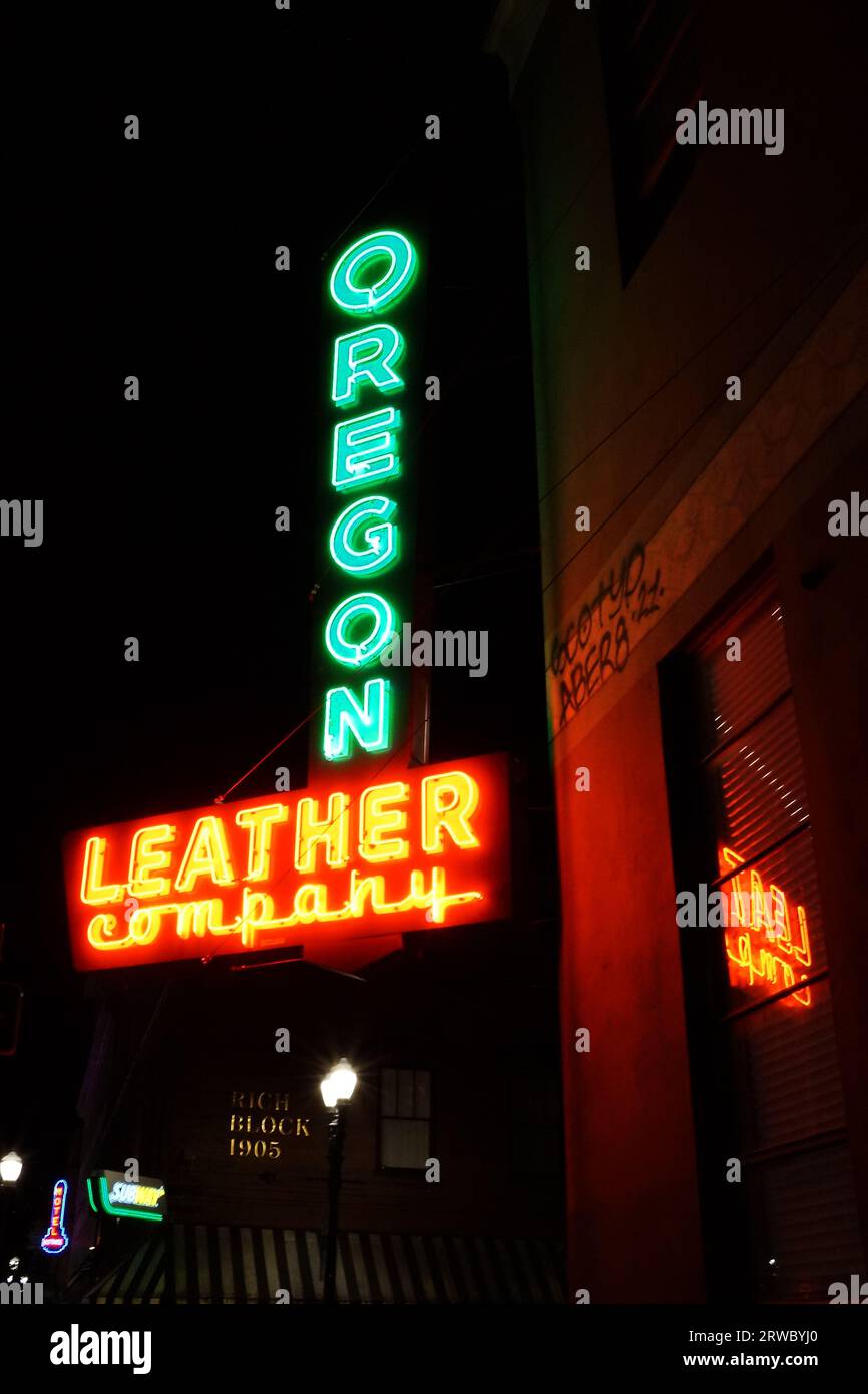 Neon city lights hi-res stock photography and images - Alamy
