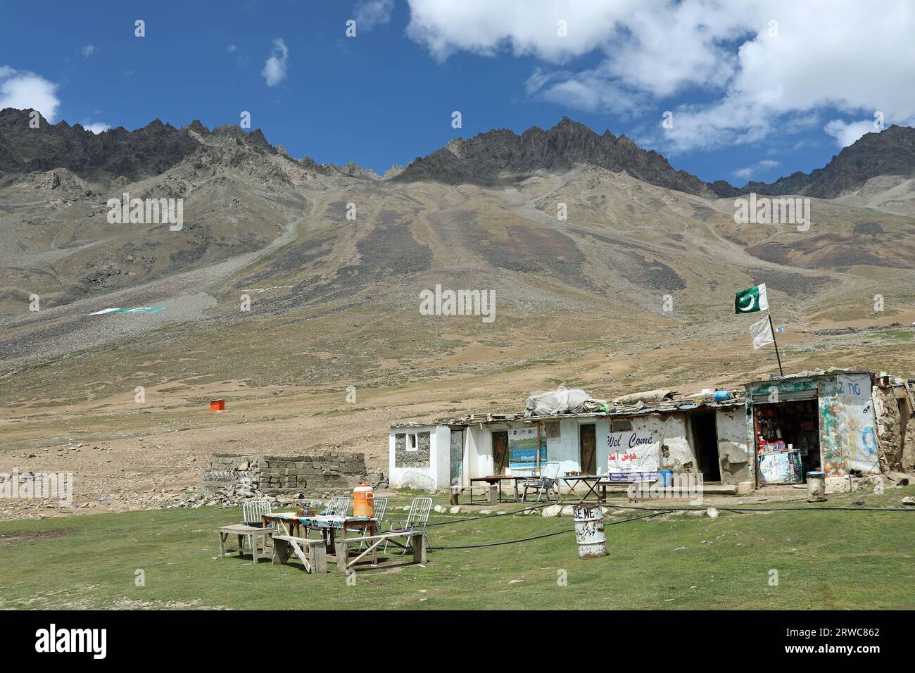 Pakistan mountain shop hi-res stock photography and images - Alamy