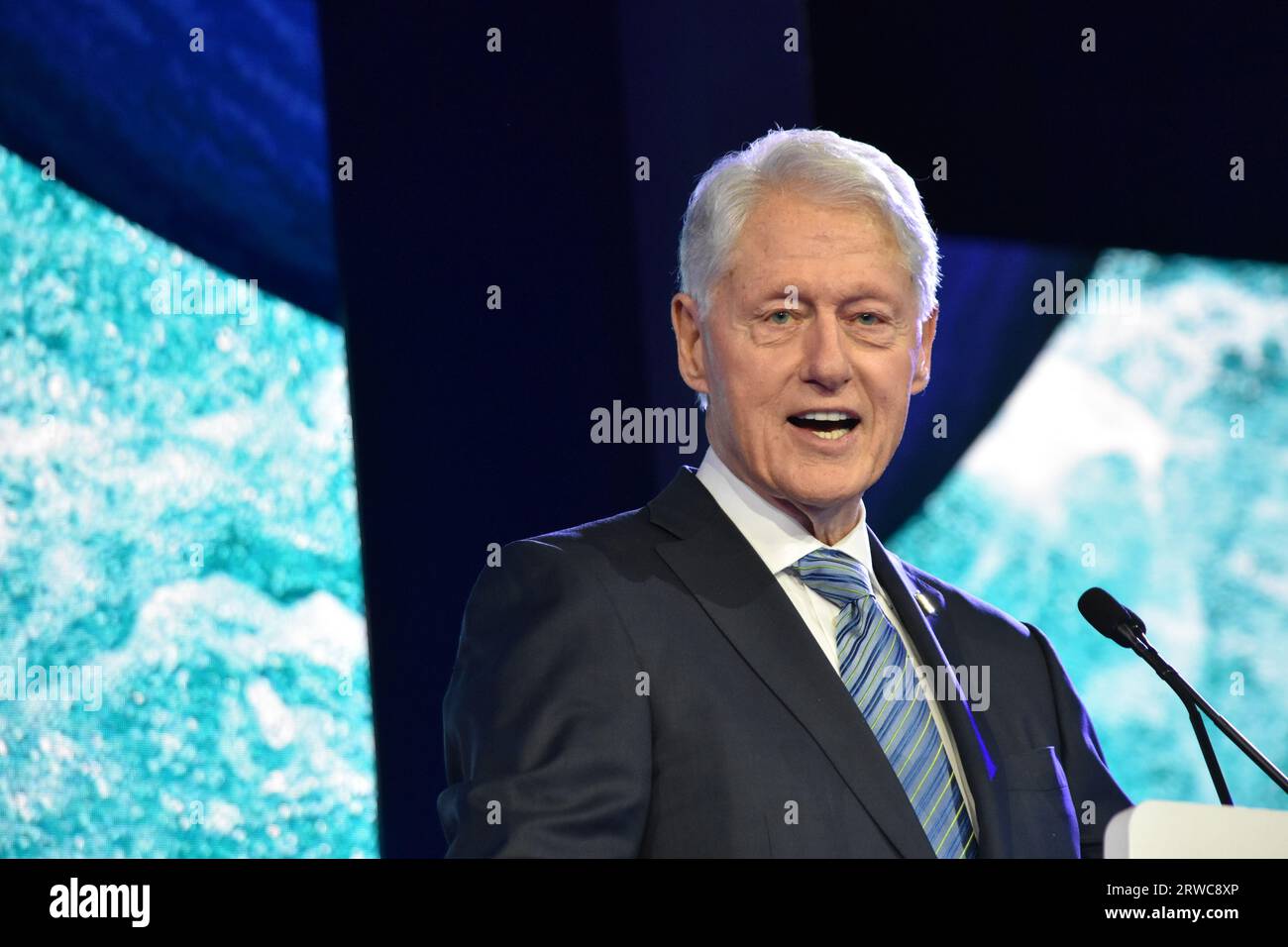 Bill clinton in 2023 hi-res stock photography and images - Alamy