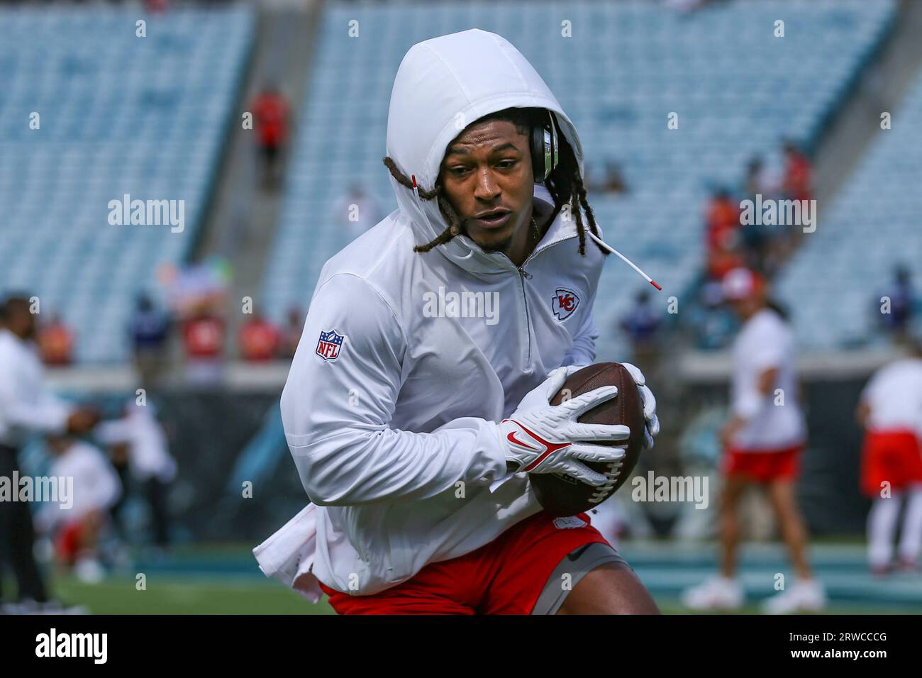 Kansas City Chiefs running back Isiah Pacheco (10) warms up before an ...