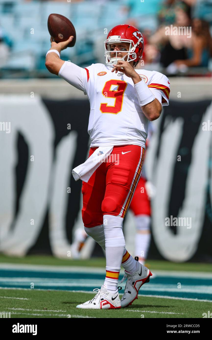 Kansas City Chiefs quarterback Blaine Gabbert (9) warms up before an ...