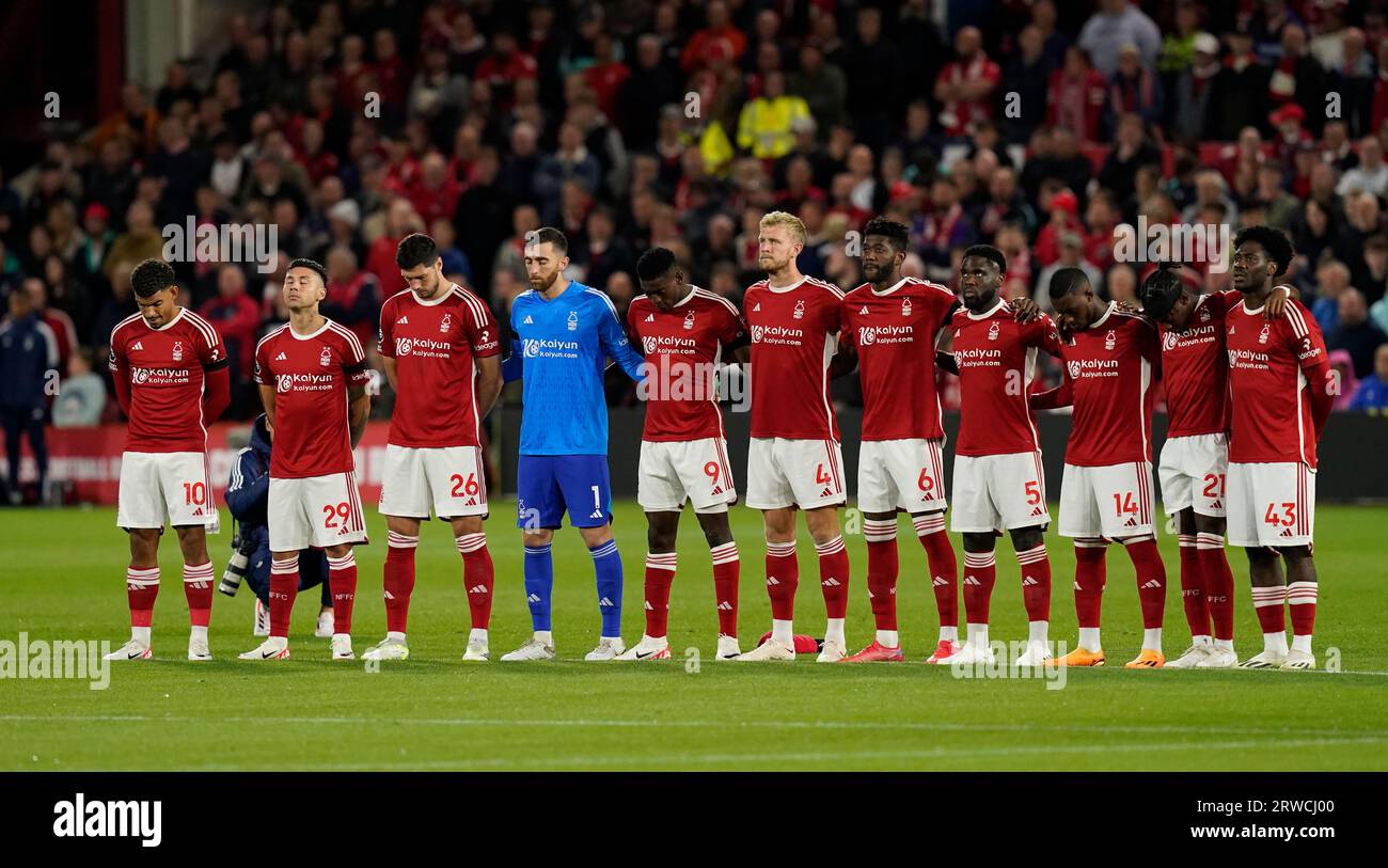 Nottingham, UK. 18th Sep, 2023. Nottingham Forest players line up for a ...