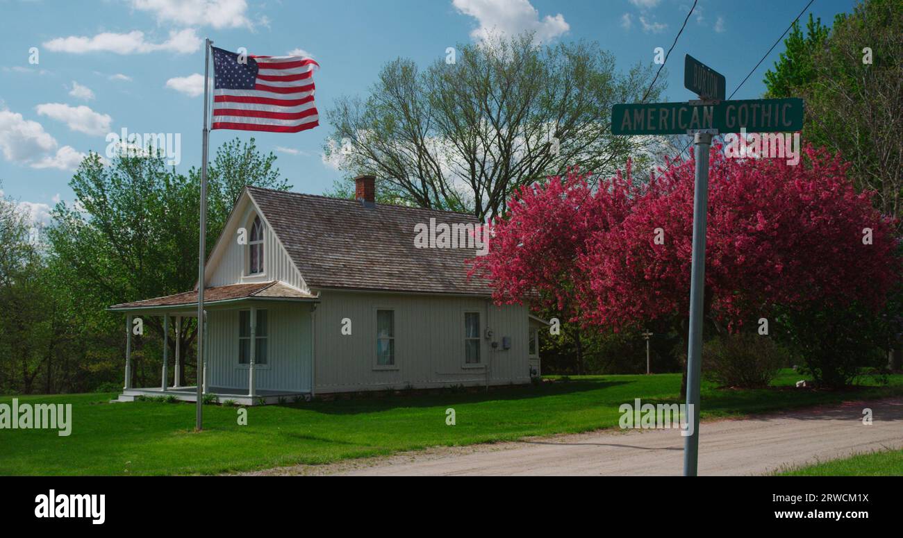 The iconic “American Gothic House,” made famous by artist Grant Wood ...