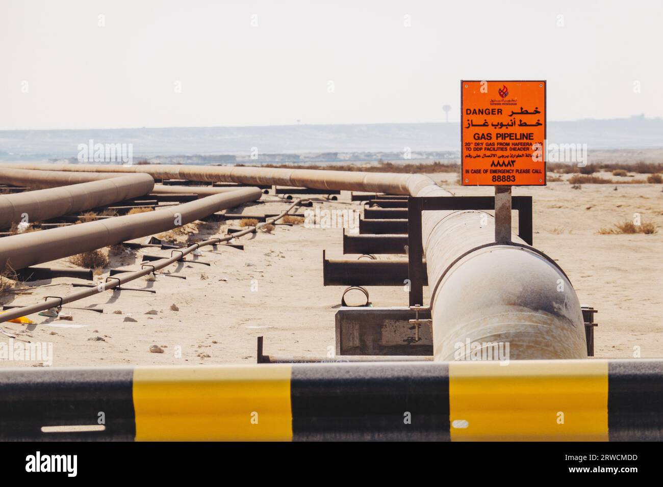 Gas pipe warning sign hi-res stock photography and images - Alamy
