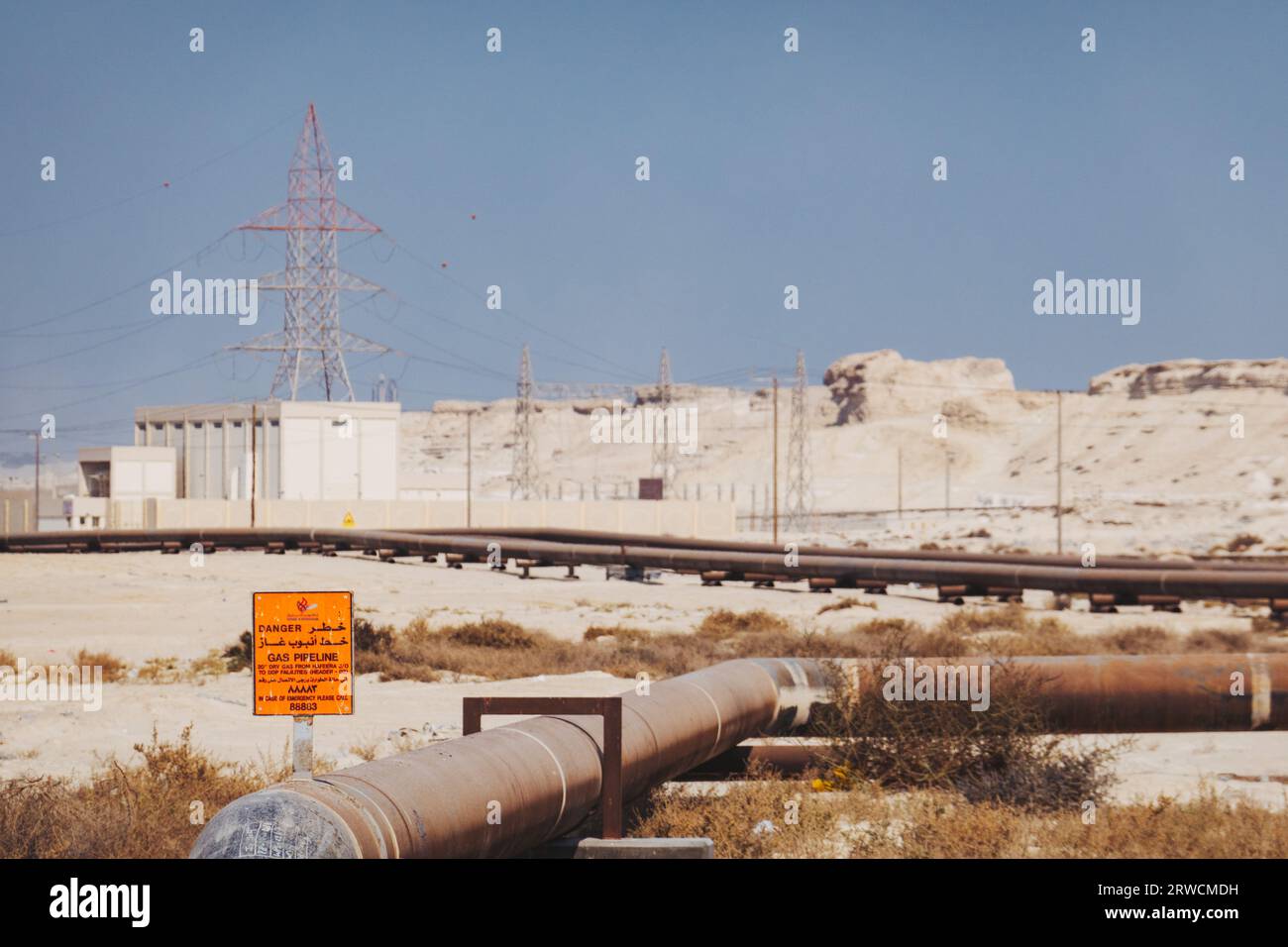 Gas pipe warning sign hi-res stock photography and images - Alamy