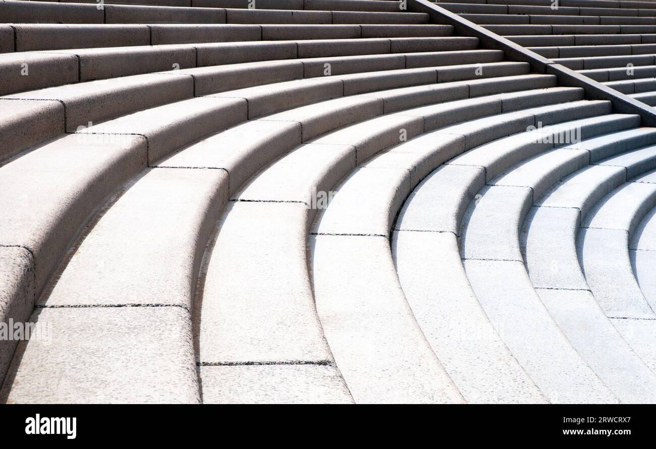 Curved steps hi-res stock photography and images - Alamy