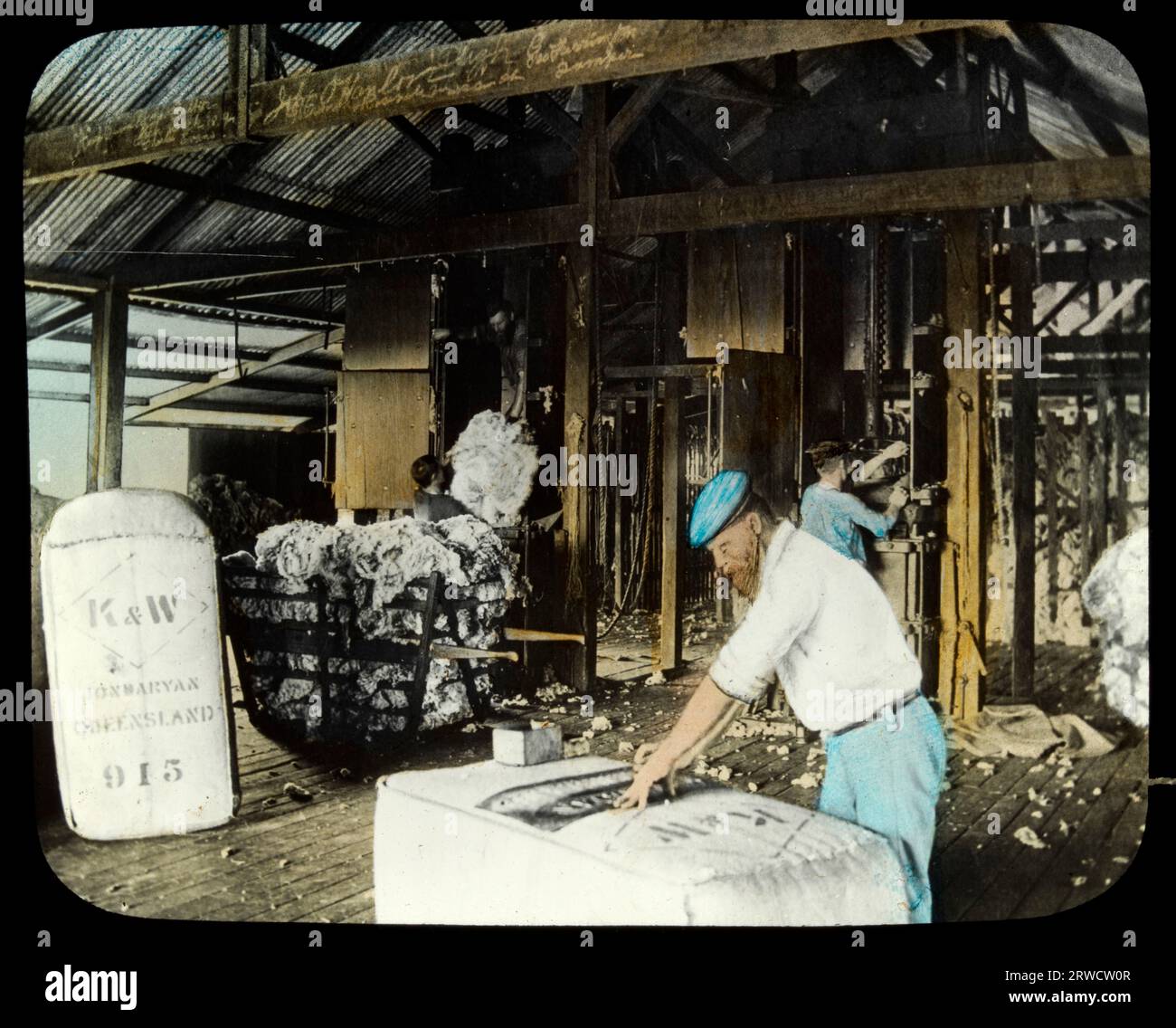 Pressing & Packing Wool at Jondaryan, Queensland, Australia, circa 1920 ...