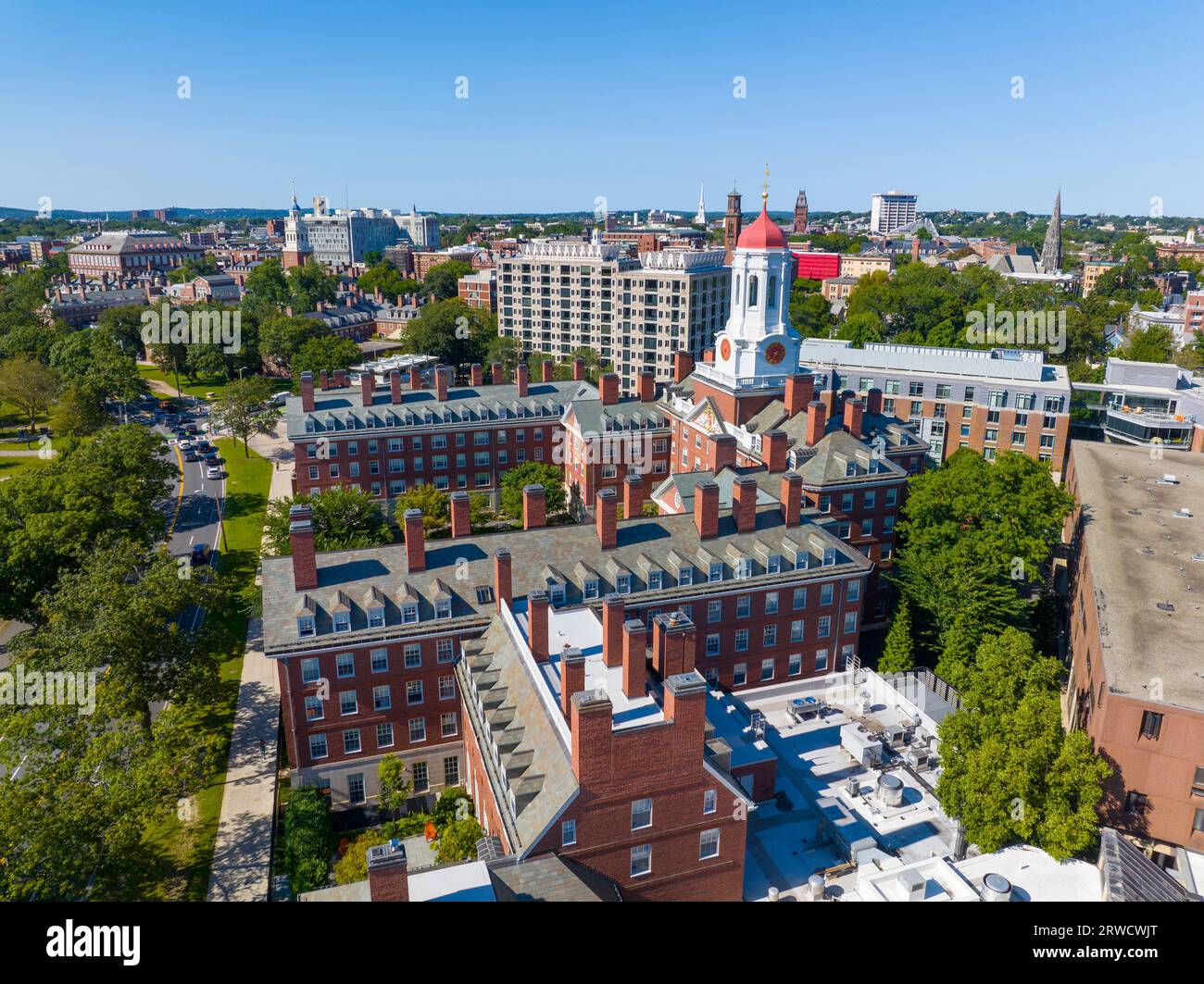 Harvard dunster house hi-res stock photography and images - Alamy