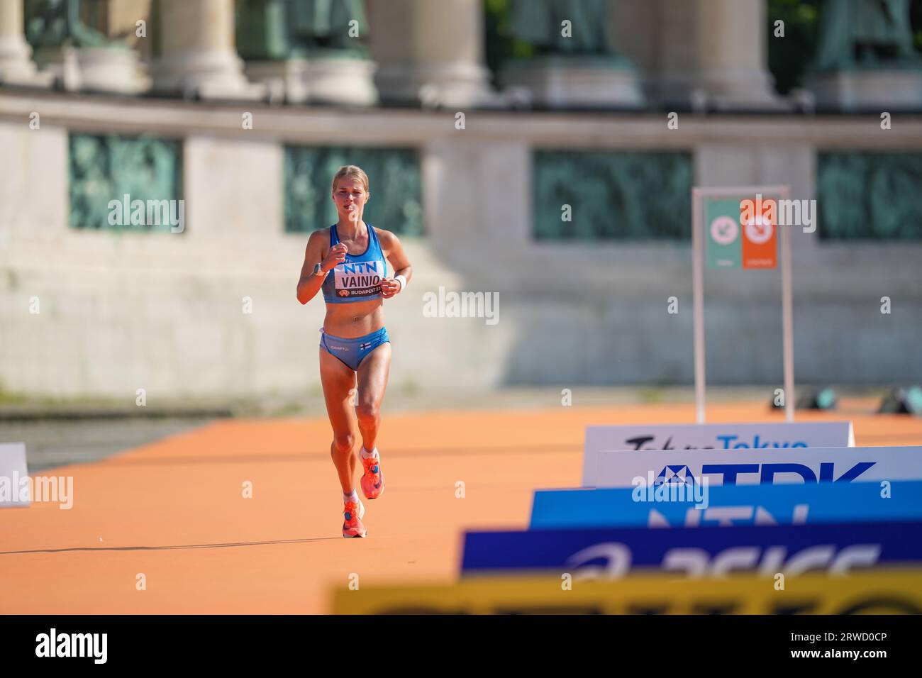 Alisa Vainio participating in the marathon at the World Athletics ...