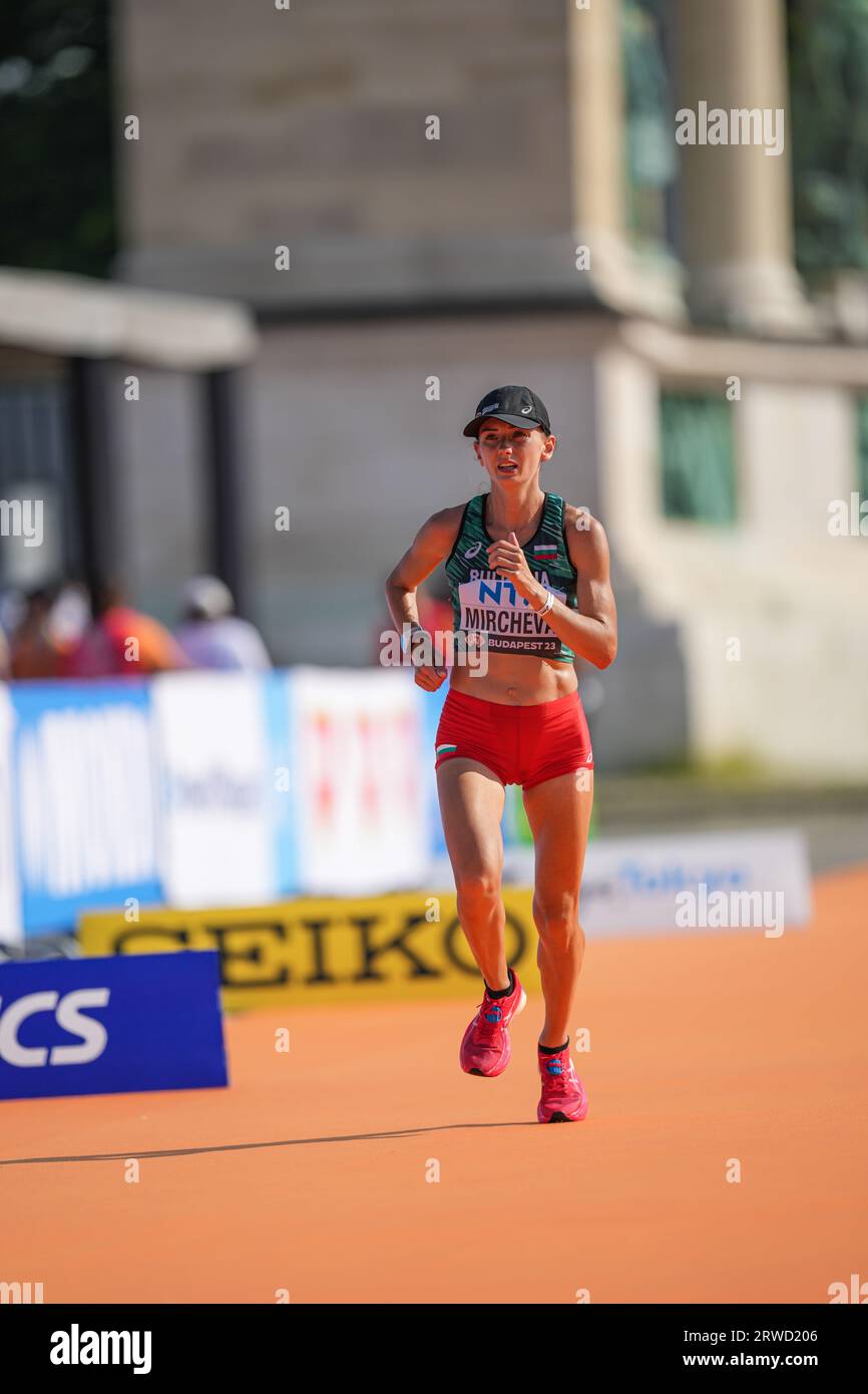 Militsa Mircheva participating in the marathon at the World Athletics ...