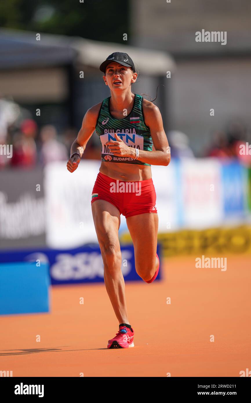 Militsa Mircheva participating in the marathon at the World Athletics ...