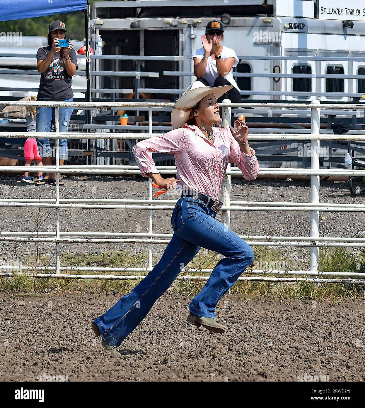 Emporia, KS, USA. 17th Sep, 2023. During the team ribbon roping event ...