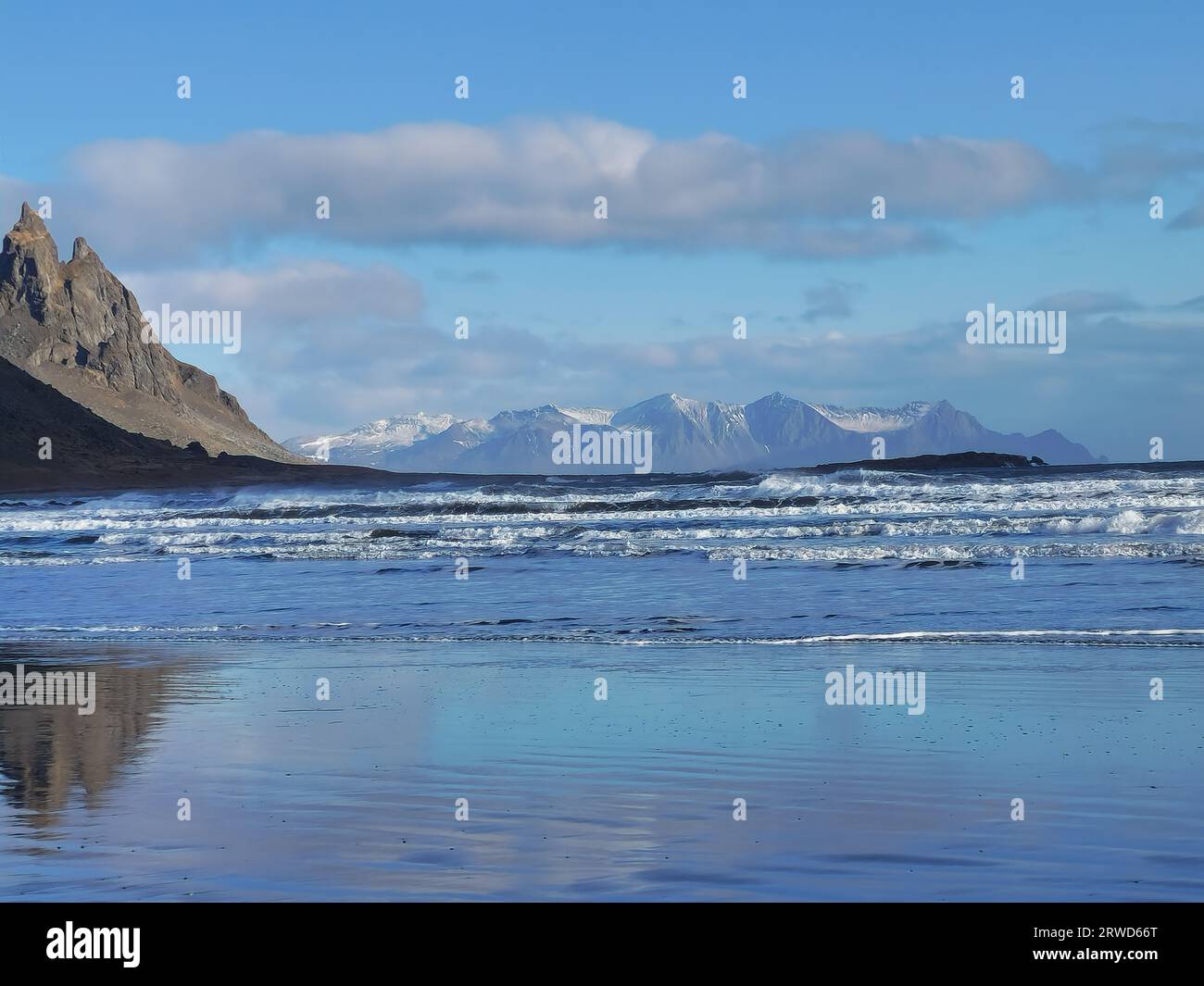 Stokksnes black sand beach in north hosting massive vestrahorn mountain ...