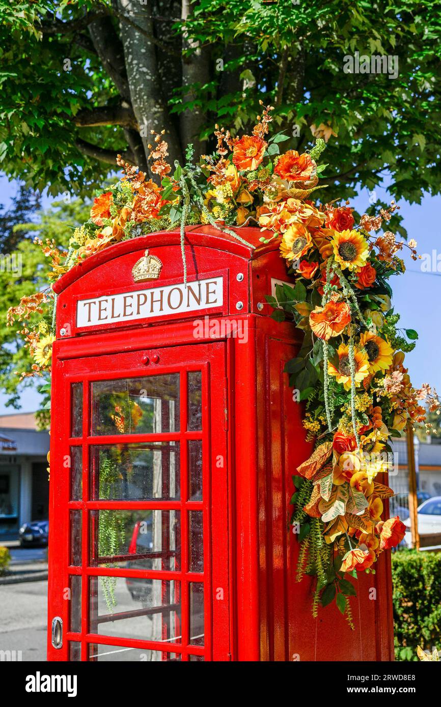 English phone booth hi-res stock photography and images - Alamy