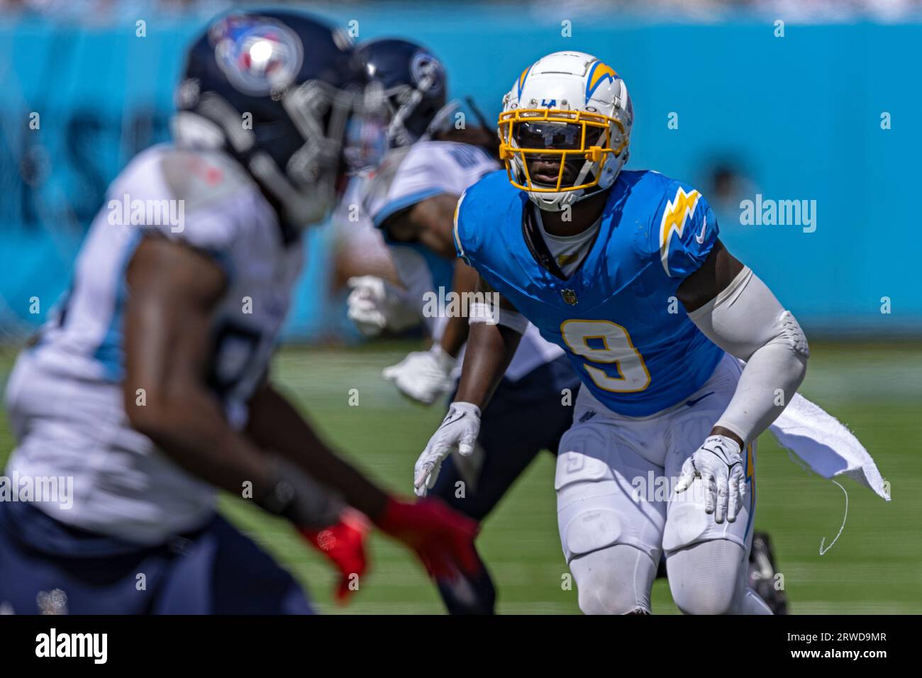 Los Angeles Chargers linebacker Kenneth Murray Jr. (9) defends during ...
