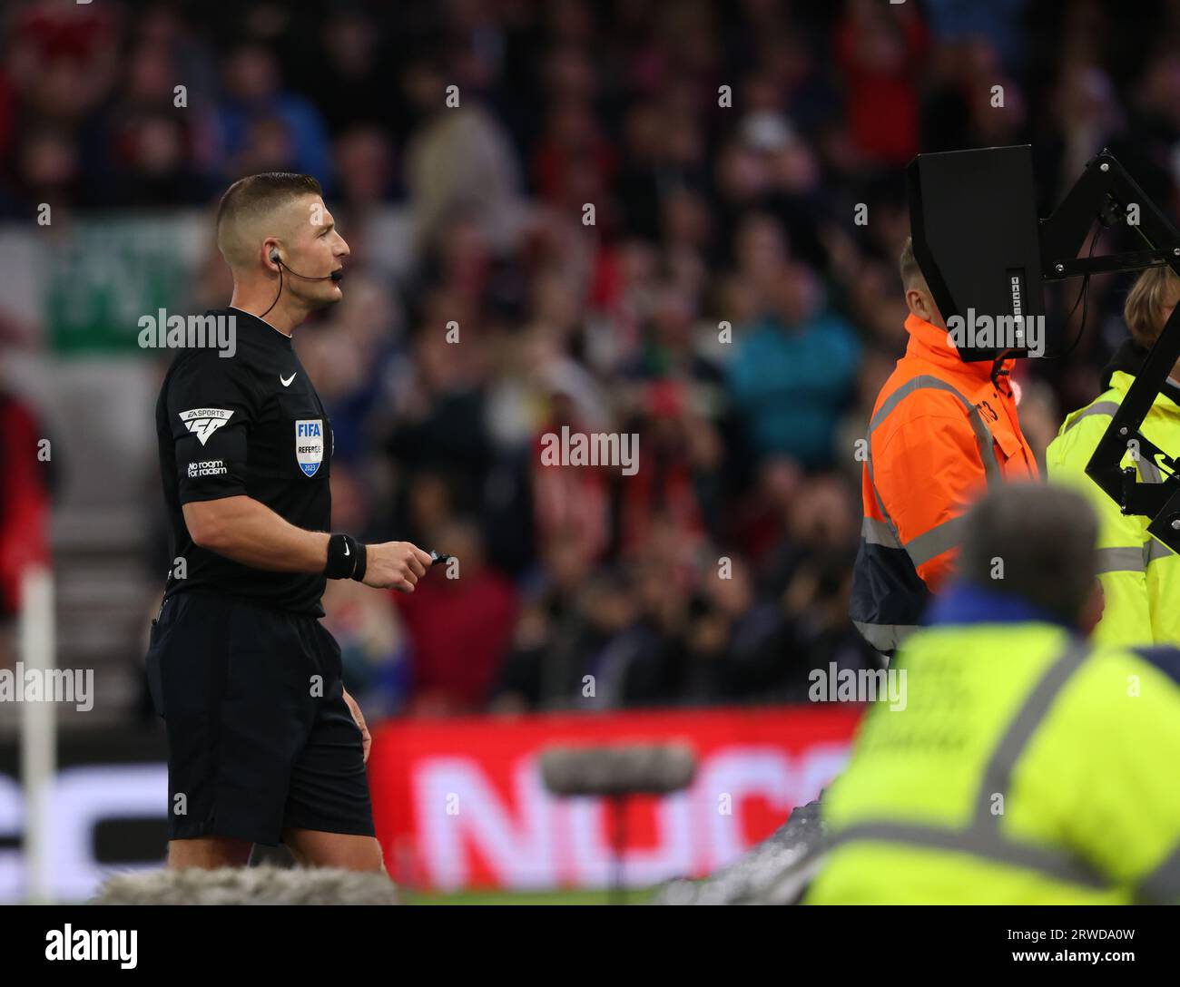 Looks at the var screen hi-res stock photography and images - Alamy