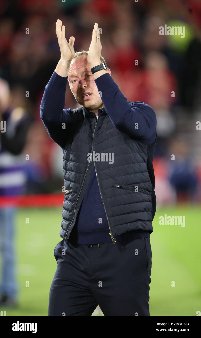 Steve cooper nottingham forest hi-res stock photography and images - Alamy