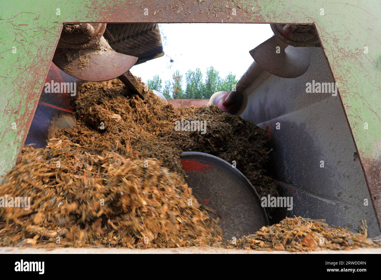 Cattle feed operation hi-res stock photography and images - Alamy