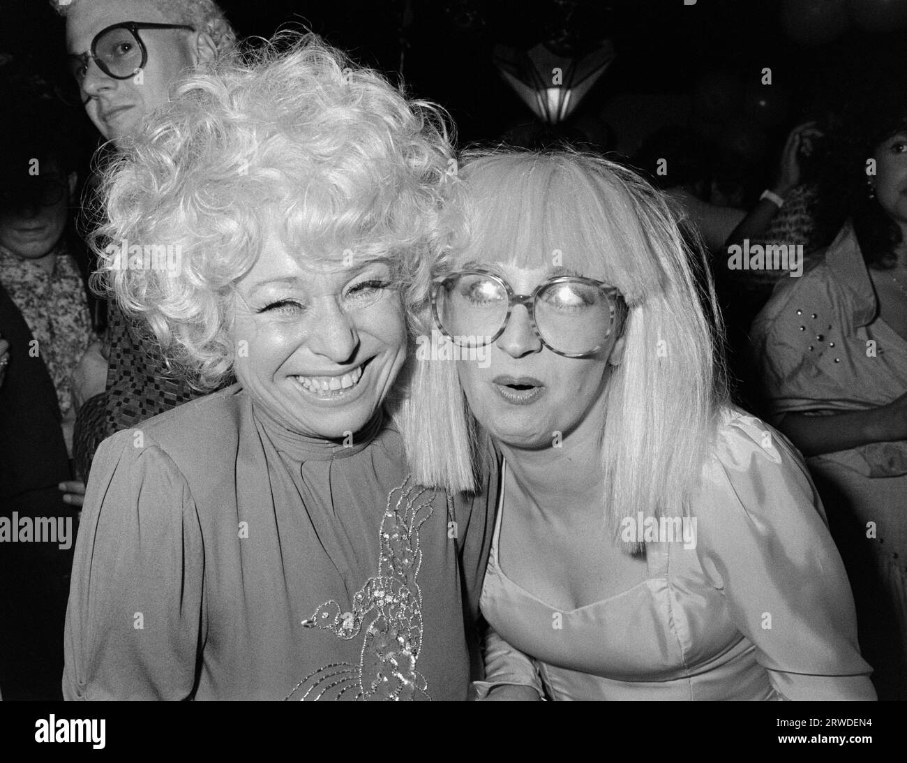 LONDON, UK. c.1986: Actresses Barbara Windsor & Su Pollard at a party ...