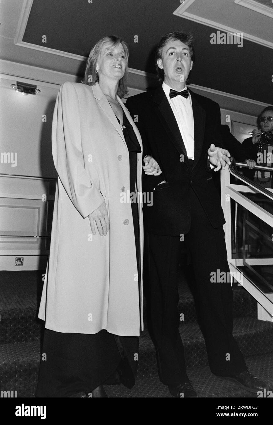 LONDON, UK. October 16, 1986: Paul McCartney & wife Linda McCartney at ...