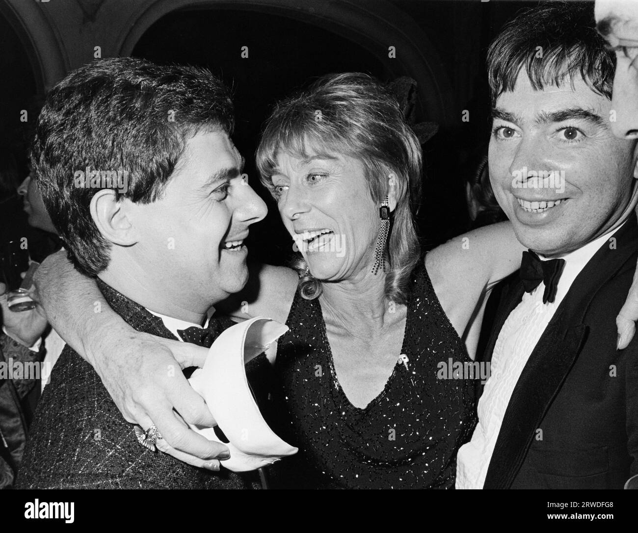 LONDON, UK. October 9, 1986: Producer Cameron Mackintosh (left ...