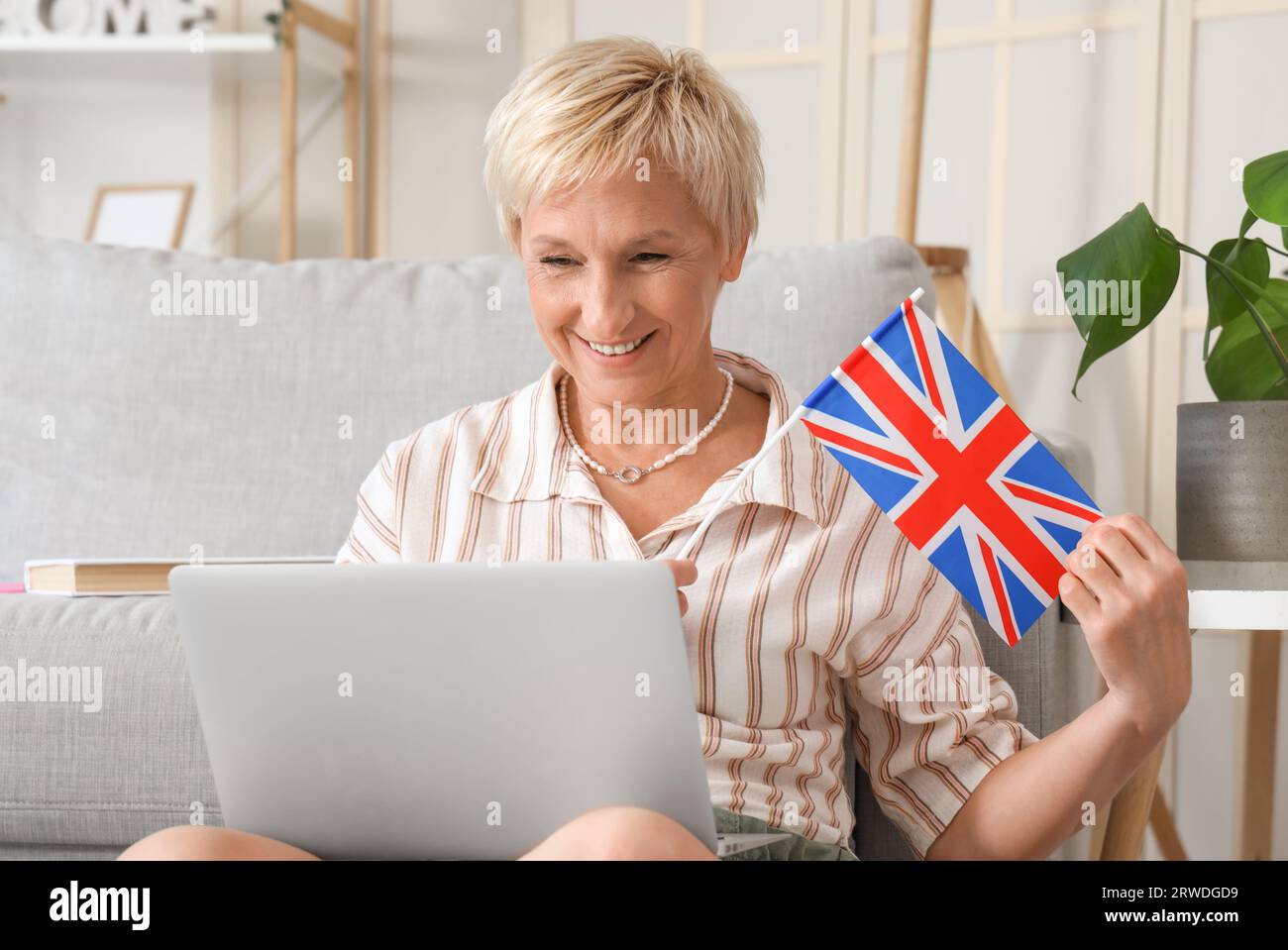 Language learning uk school hi-res stock photography and images - Alamy