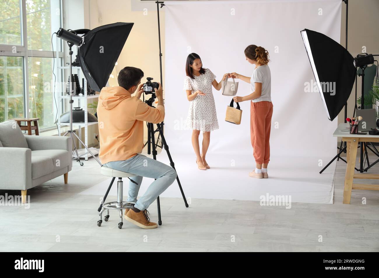 Backstage assistant hi-res stock photography and images - Alamy