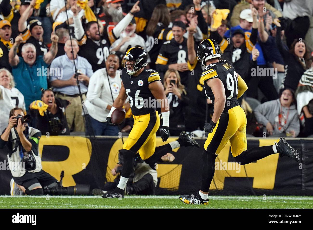 Pittsburgh Steelers linebacker Alex Highsmith (56) celebrates in the ...