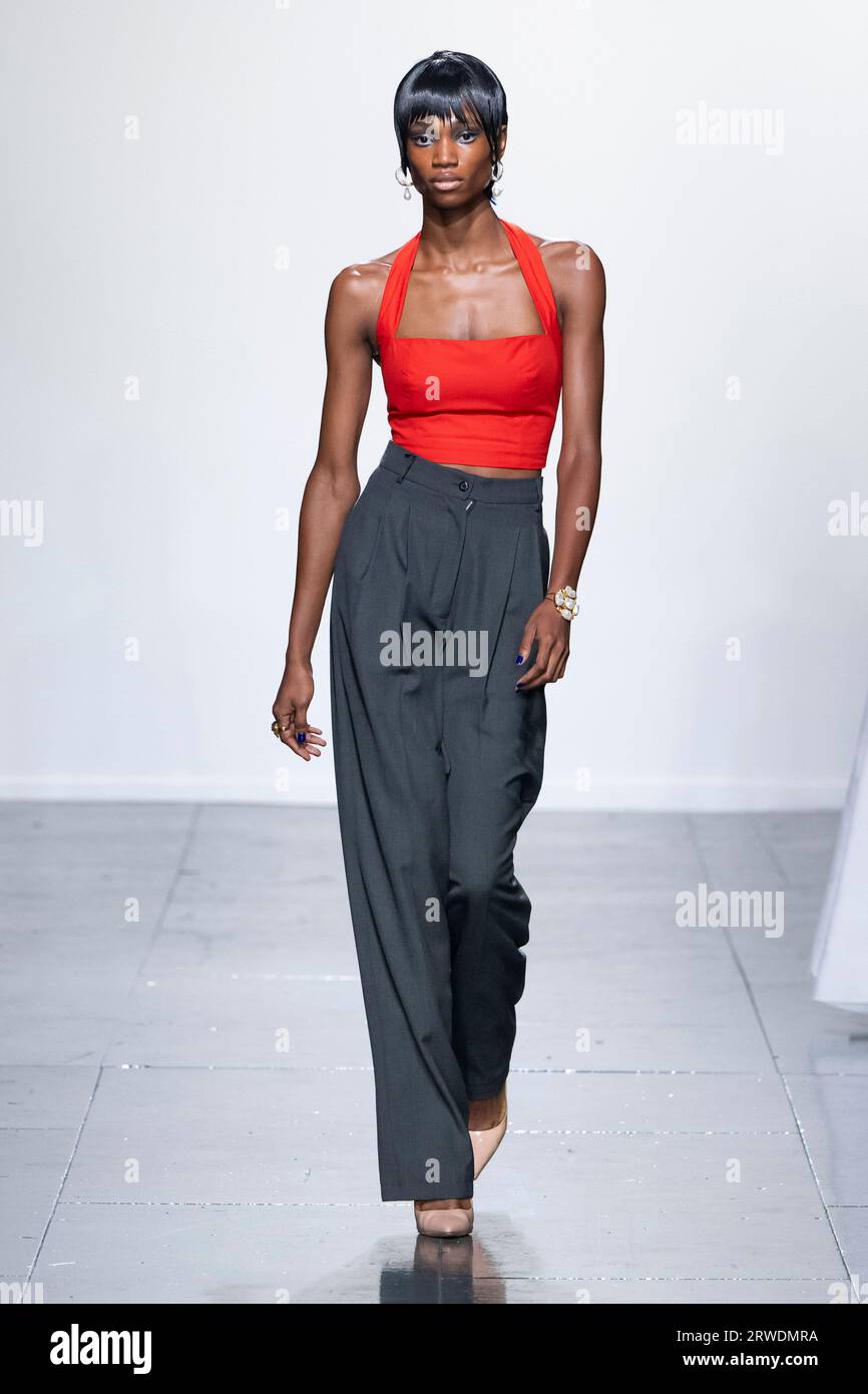London, UK. 18th Sep, 2023. A model walks on the runway at the Tolu ...