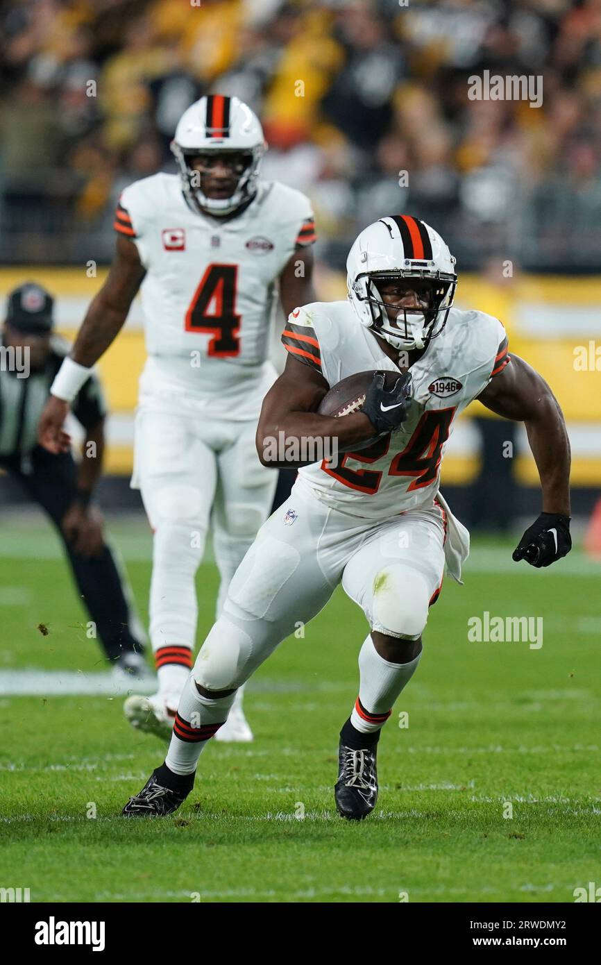 Cleveland Browns running back Nick Chubb (24) carries against the ...
