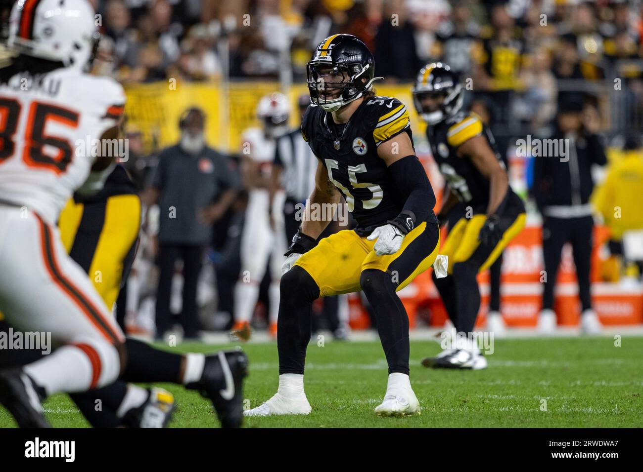 Pittsburgh Steelers linebacker Cole Holcomb (55) defends during an NFL ...