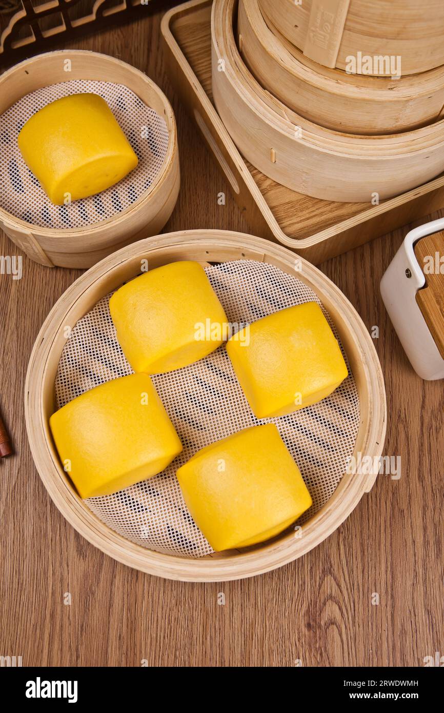 dim sum-Chinese steamed roll,baozi,man tou,chinese bun,bao zi Stock ...