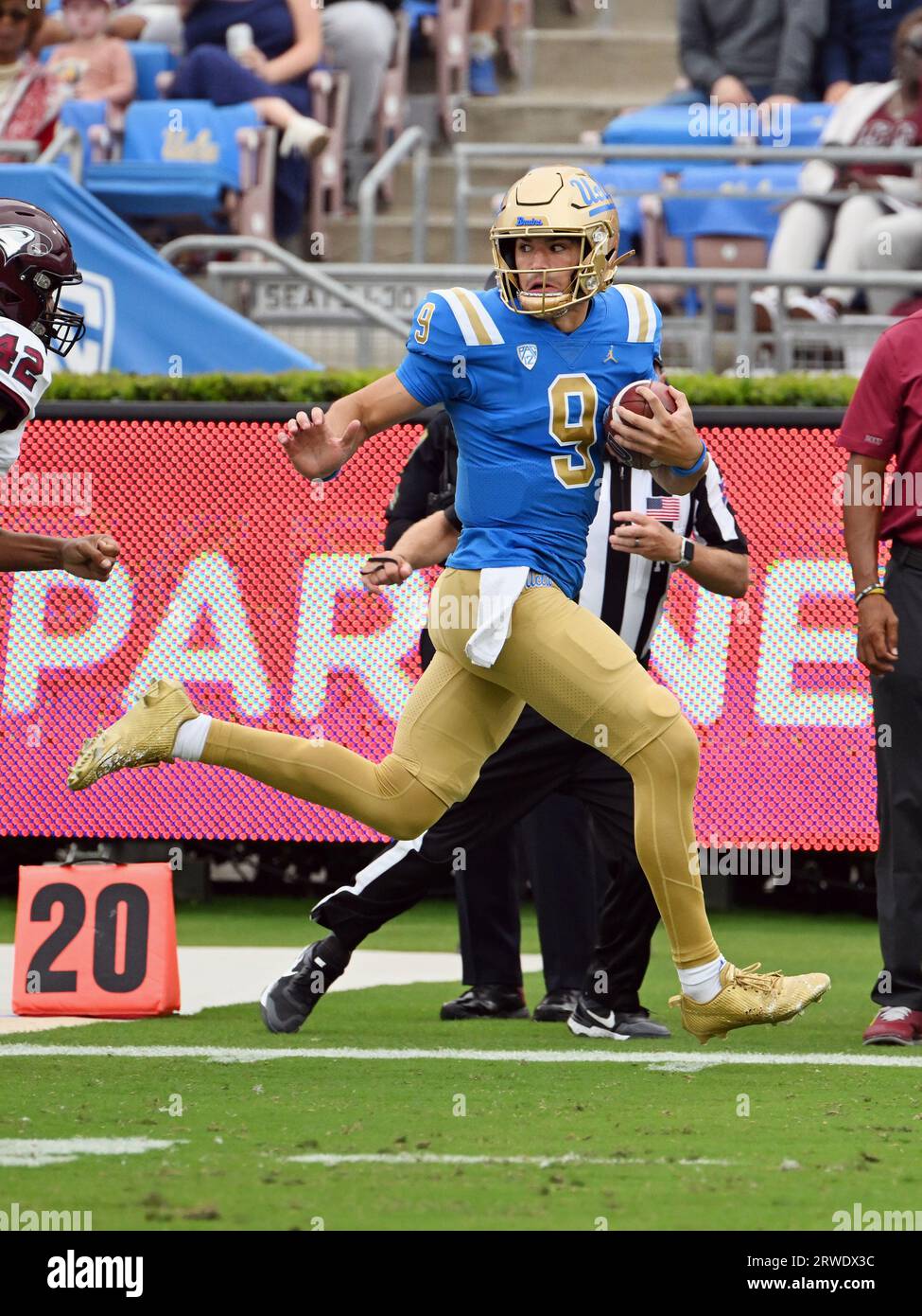 PASADENA, CA - SEPTEMBER 16: UCLA Bruins quarterback Collin Schlee (9 ...