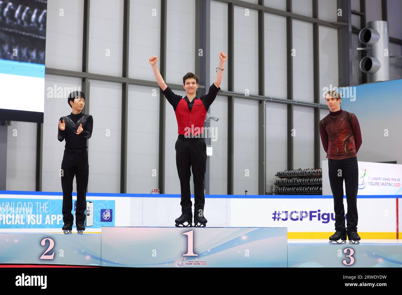 (L-R) Lim Juheon (KOR), Francois PITOT (FRA), Daniel MARTYNOV (USA), SEPTEMBER 15, 2023 - Figure ...