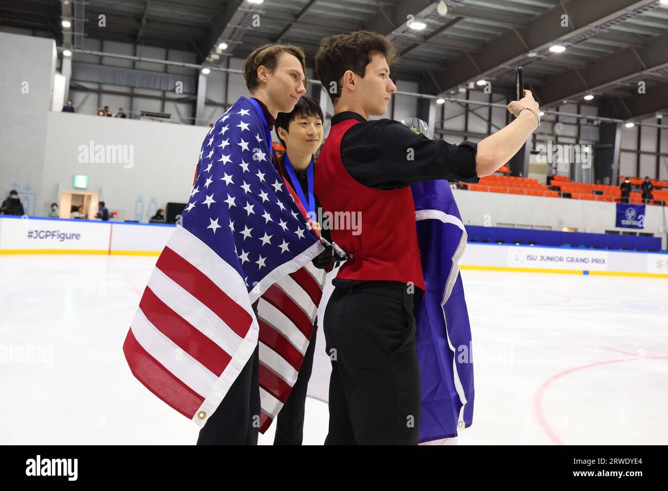 Osaka, Japan. 15th Sep, 2023. (L-R) Daniel MARTYNOV (USA), Lim Juheon ...