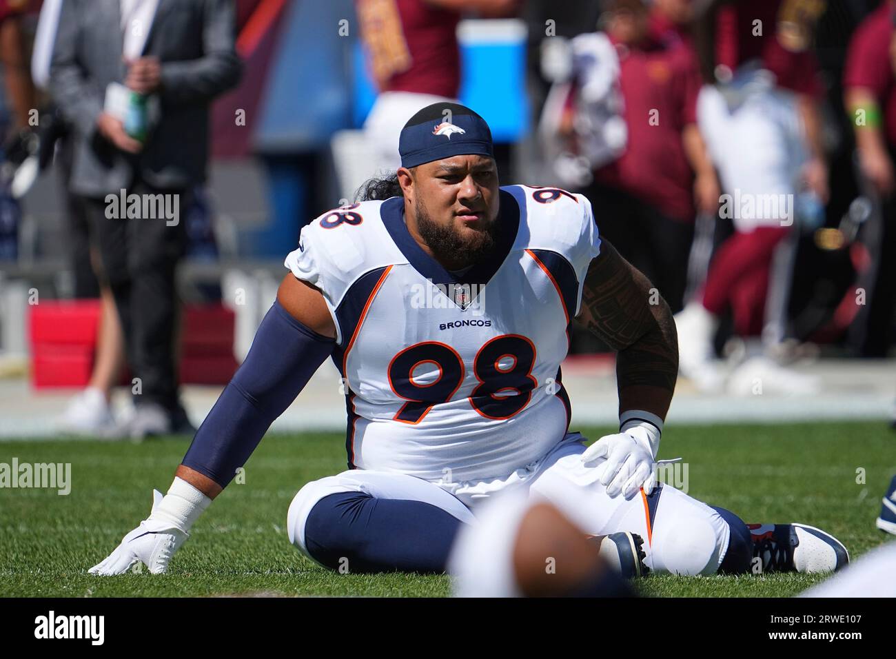 Denver Broncos defensive tackle Mike Purcell (98) against the ...