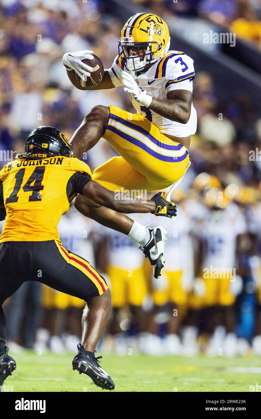 BATON ROUGE, LA - SEPTEMBER 09: LSU Tigers running back Logan Diggs (3 ...