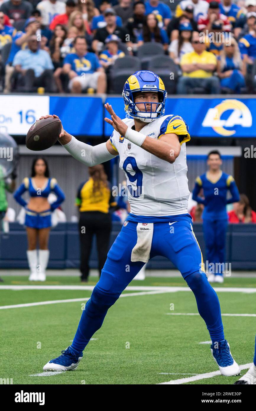 Los Angeles Rams quarterback Matthew Stafford (9) throws a pass during ...