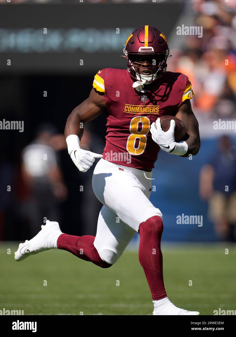 Washington Commanders running back Brian Robinson Jr. (8) in the first ...