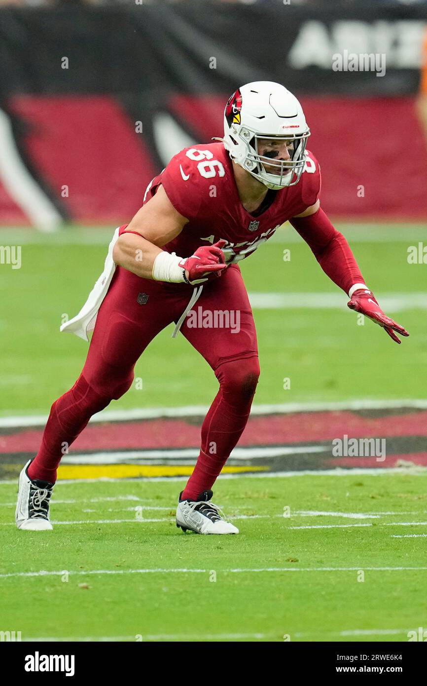 Arizona Cardinals tight end Zach Ertz runs off the line during the ...