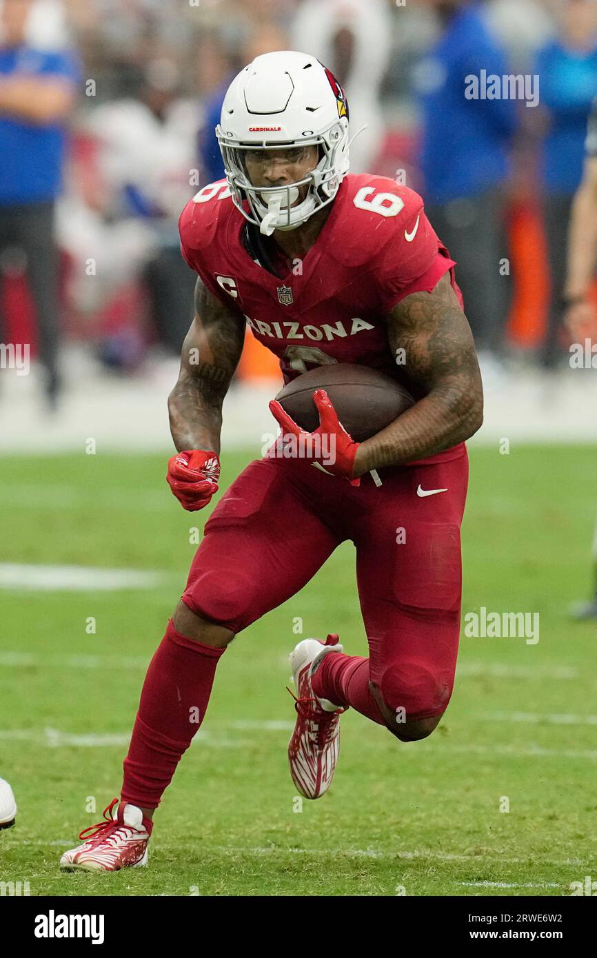 Arizona Cardinals running back James Conner runs with the ball against ...