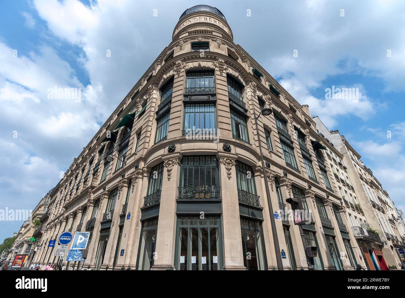 Saint freres building hi-res stock photography and images - Alamy