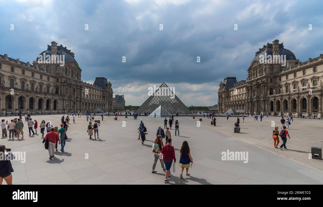 1985 paris hi-res stock photography and images - Alamy