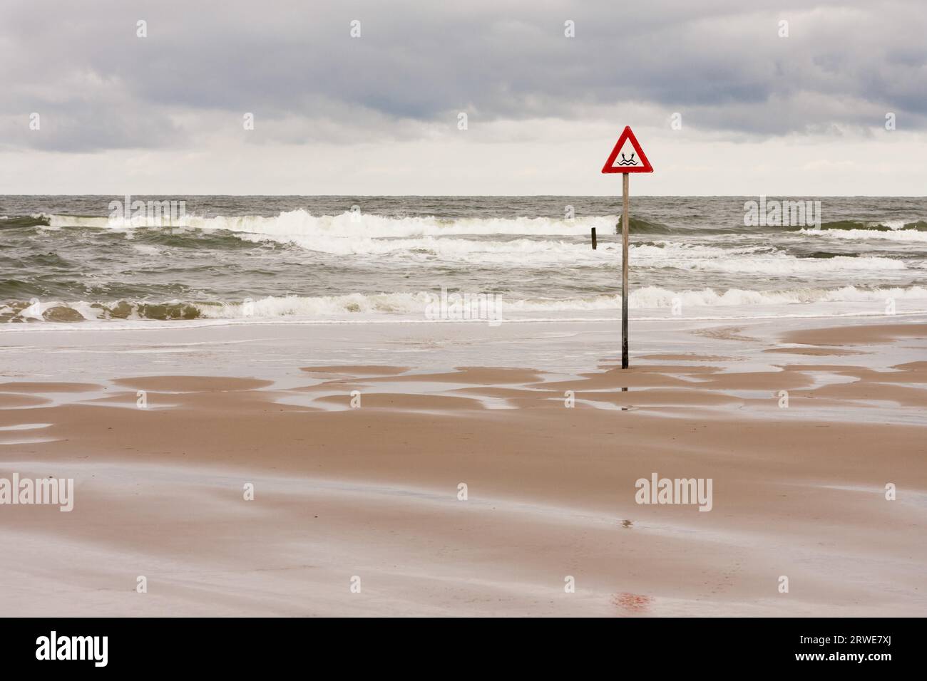 Warning sign drowning at the North Sea, danger label drowning at the ...