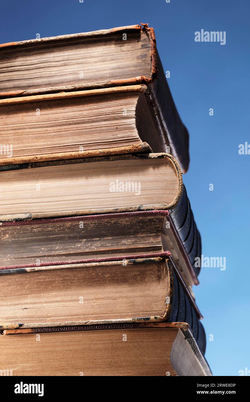 Obsolete books hi-res stock photography and images - Alamy
