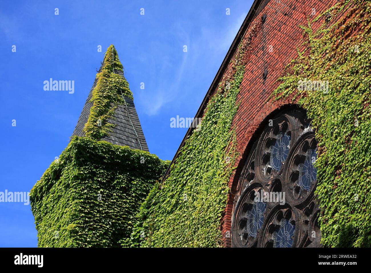 Side view of the theatre Stock Photo - Alamy