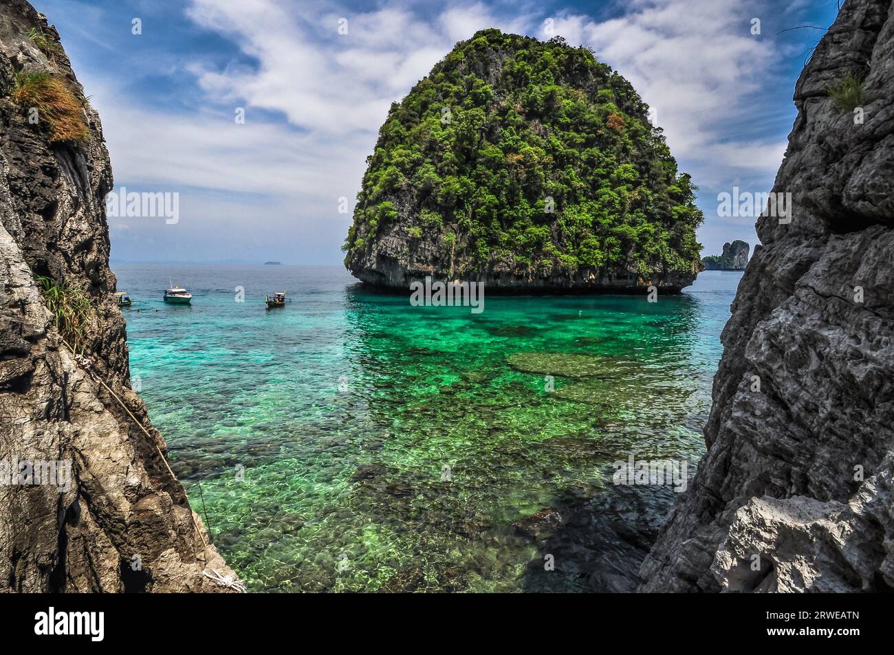 Maya Bay, Phi Phi island, Krabi, Thailand Perfect tropical bay, Asia ...