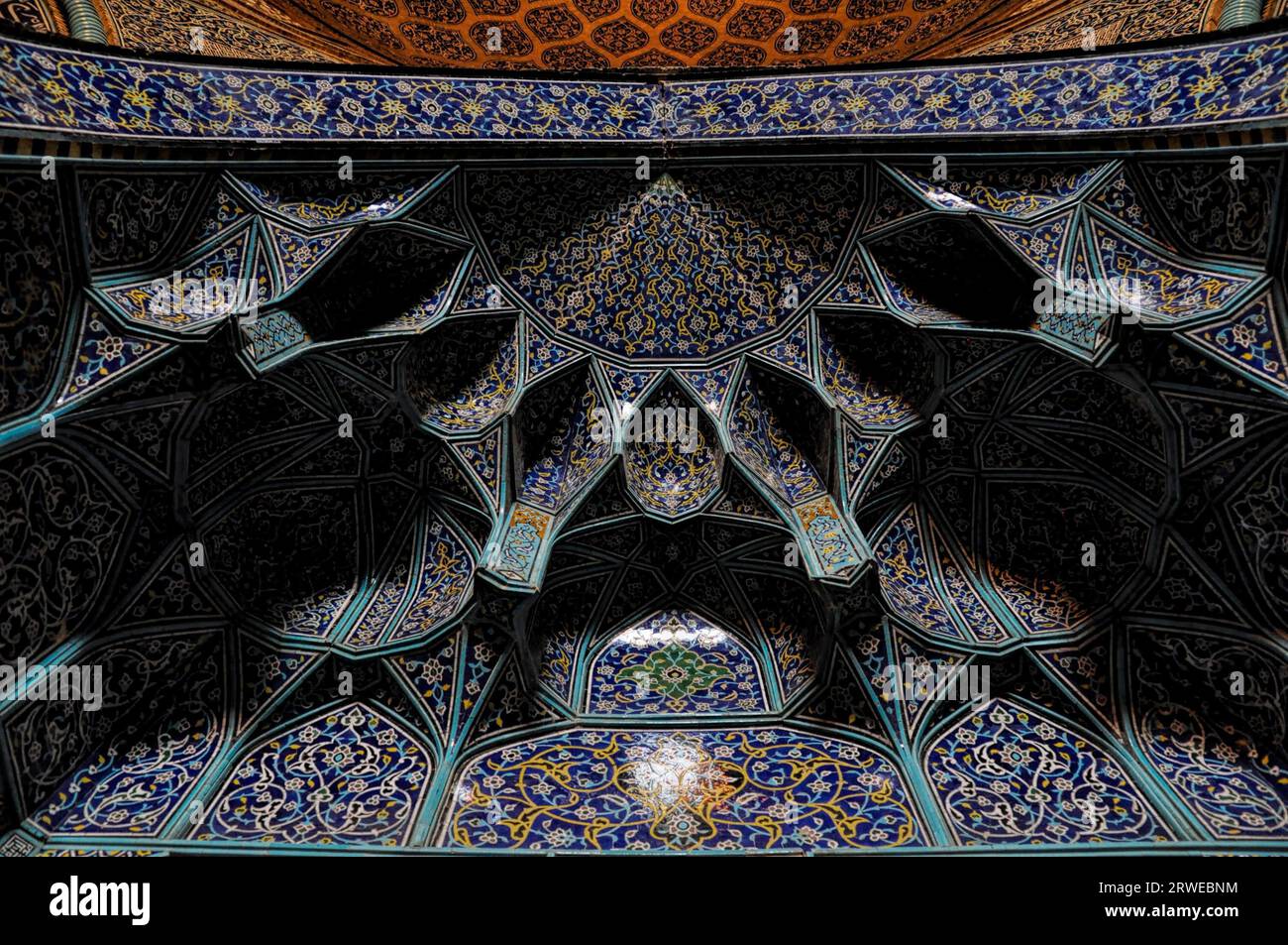 Beautiful texture of ceiling of mosque in Esfahan, Iran Stock Photo - Alamy