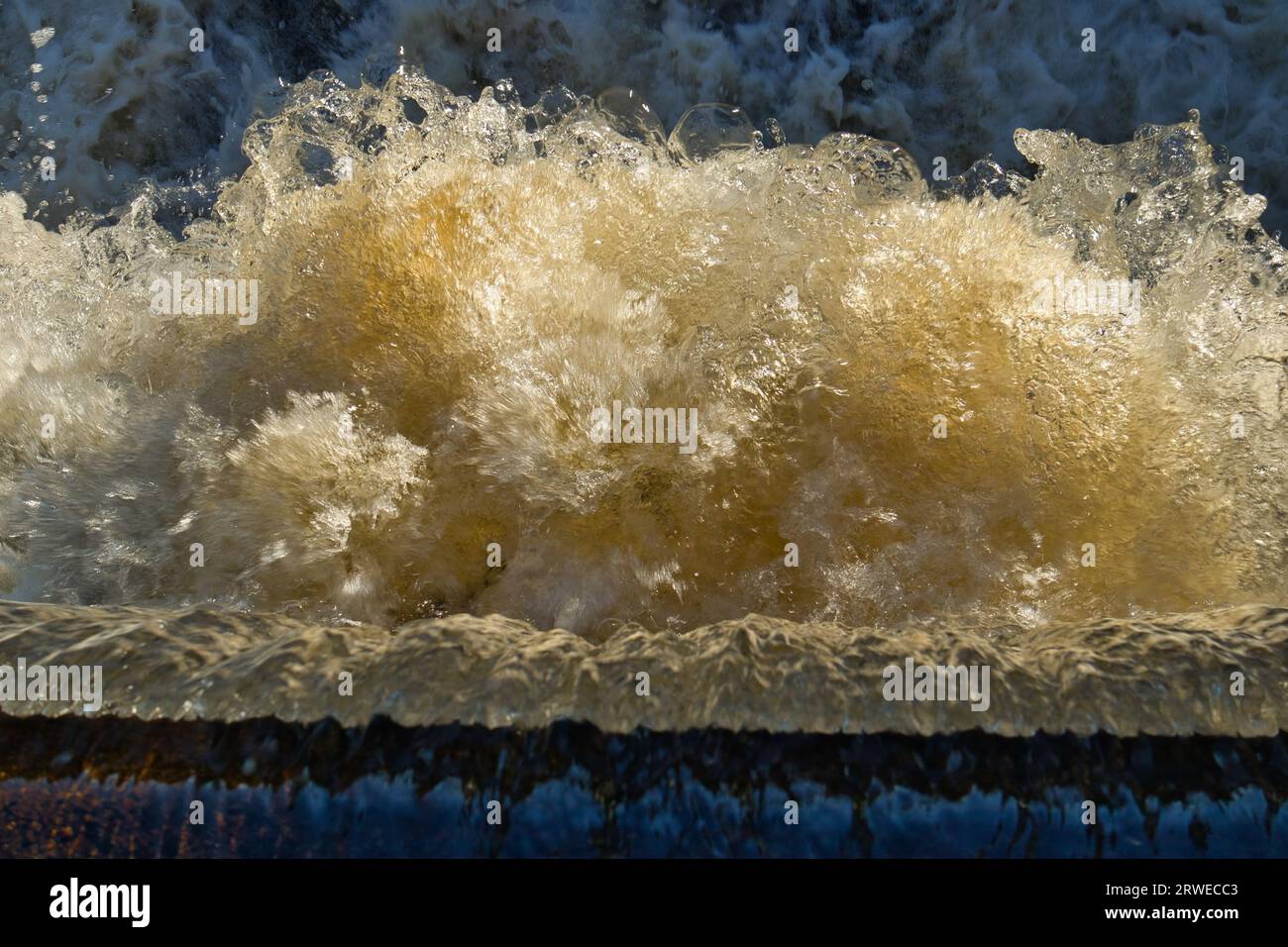 Dam overflow hi-res stock photography and images - Alamy